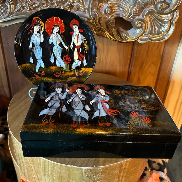 Vintage | Accents | Vintage Asian Black Laquer Mother Of Pearl Trinket ...